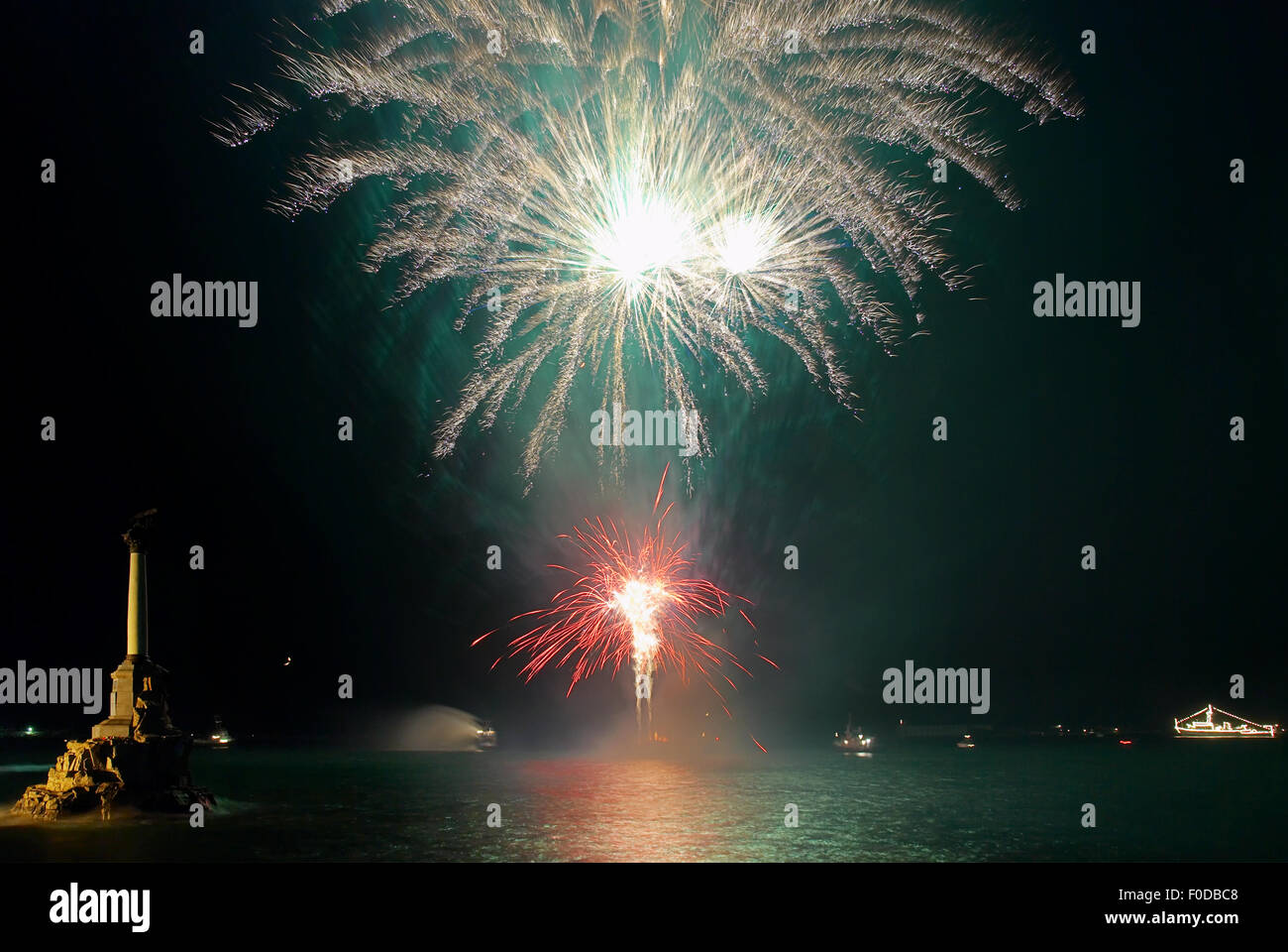 Fireworks exploding night sky above hi-res stock photography and images ...