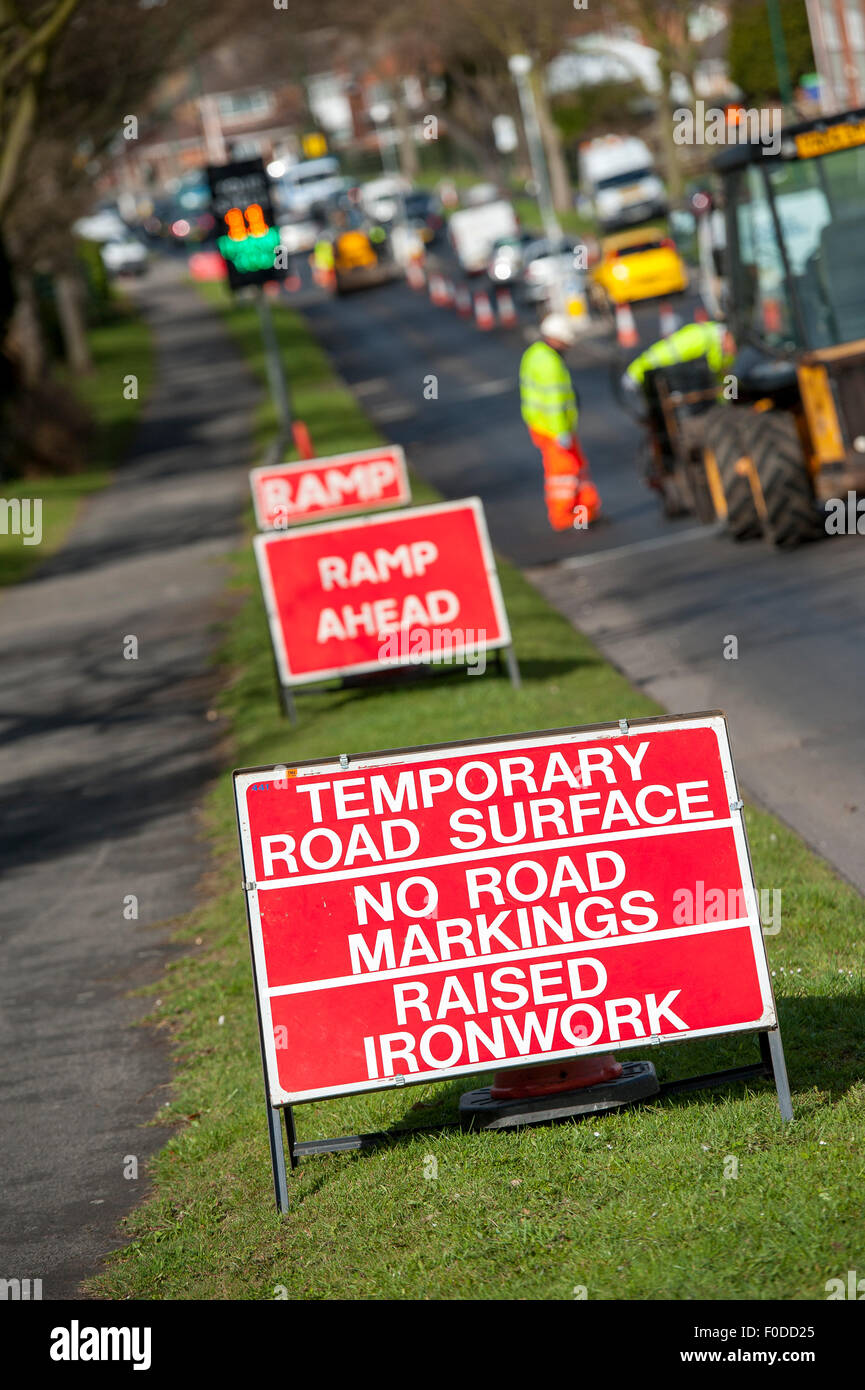 Temporary road signs hi-res stock photography and images - Alamy