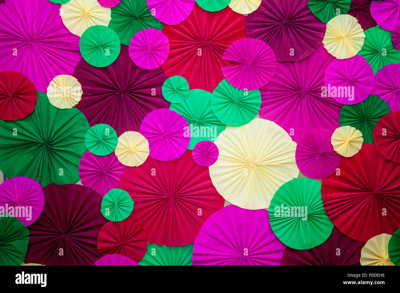 Folding paper craft circle hi-res stock photography and images - Alamy