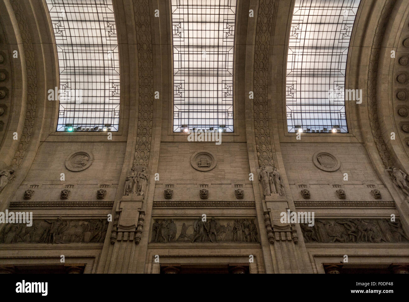 Skylight concourse hi-res stock photography and images - Alamy