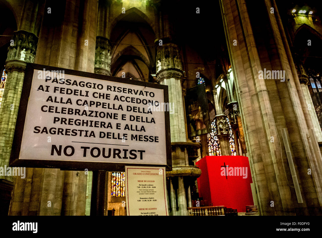 Italian no entry sign hi-res stock photography and images - Alamy