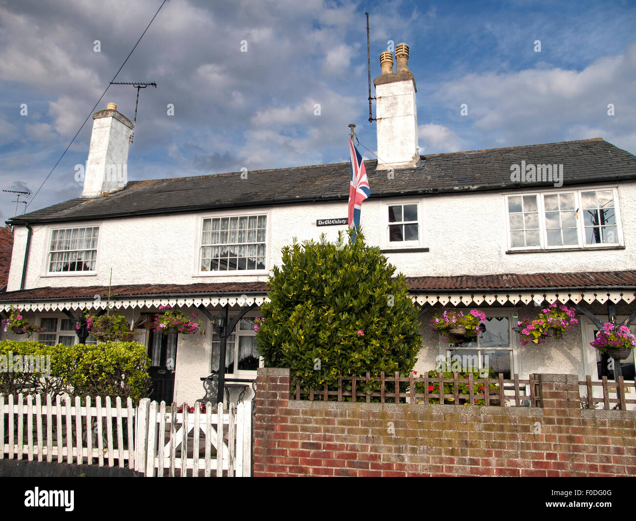 Classic english house frontage hi-res stock photography and images - Alamy