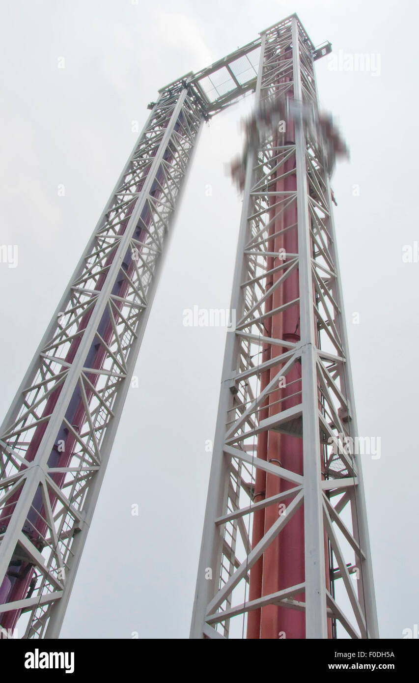 Freefall tower ride hi-res stock photography and images - Alamy