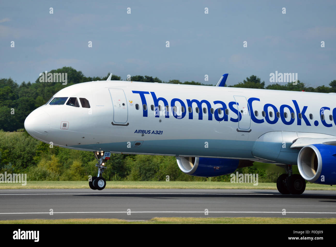 Thomas cook airbus a321 200 hi-res stock photography and images - Alamy