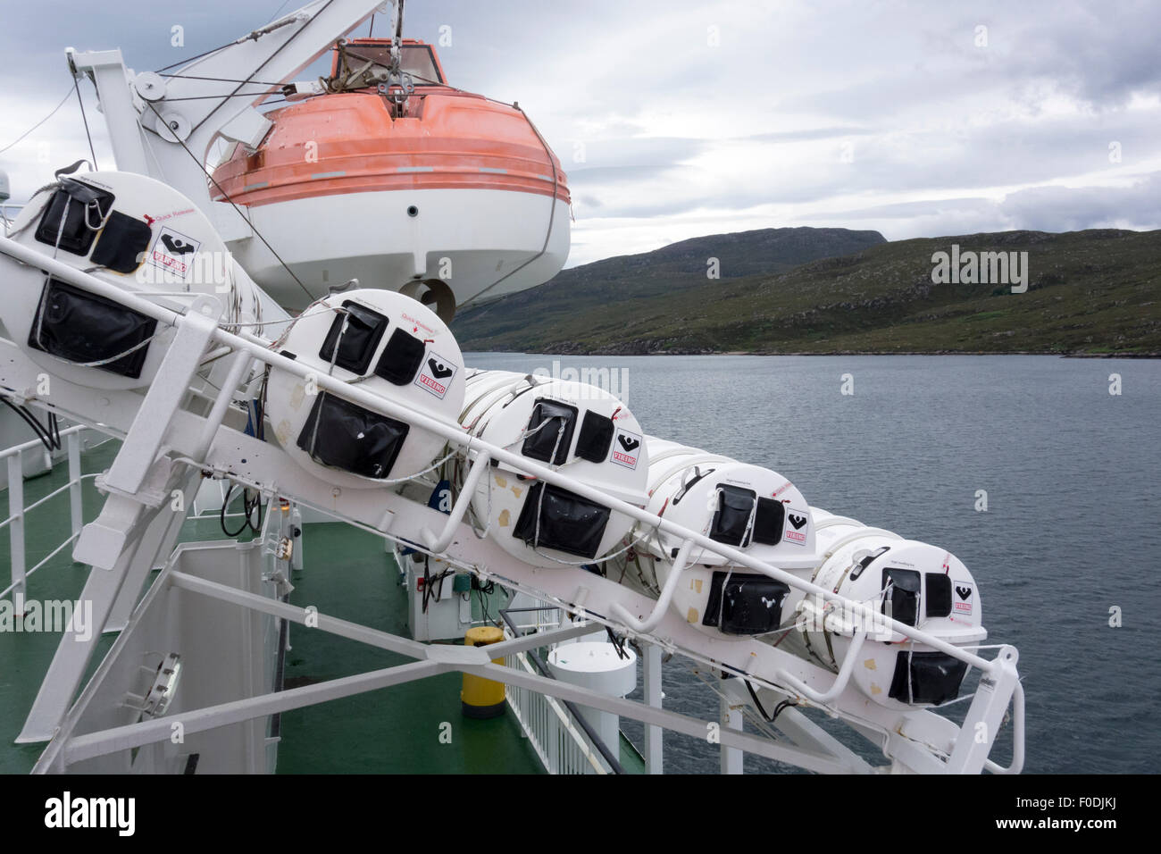 Ships life raft hi-res stock photography and images - Alamy