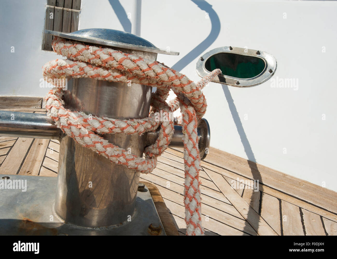 Ship capstan hi-res stock photography and images - Alamy