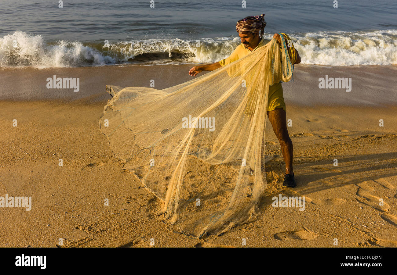 Casting from beach hi-res stock photography and images - Alamy