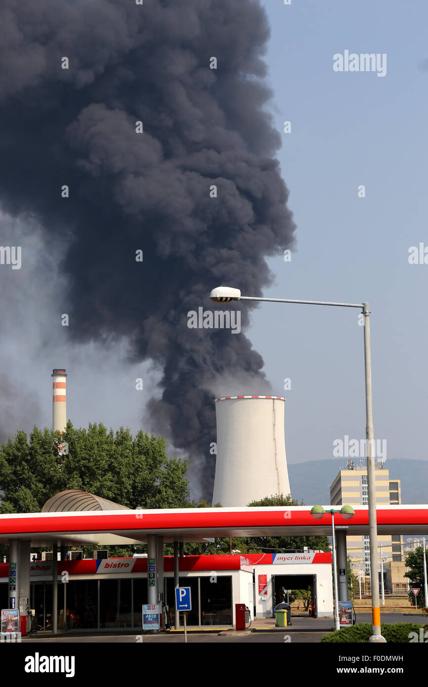 Smoke rise from Unipetrol petrochemical plant after an explosion of ...