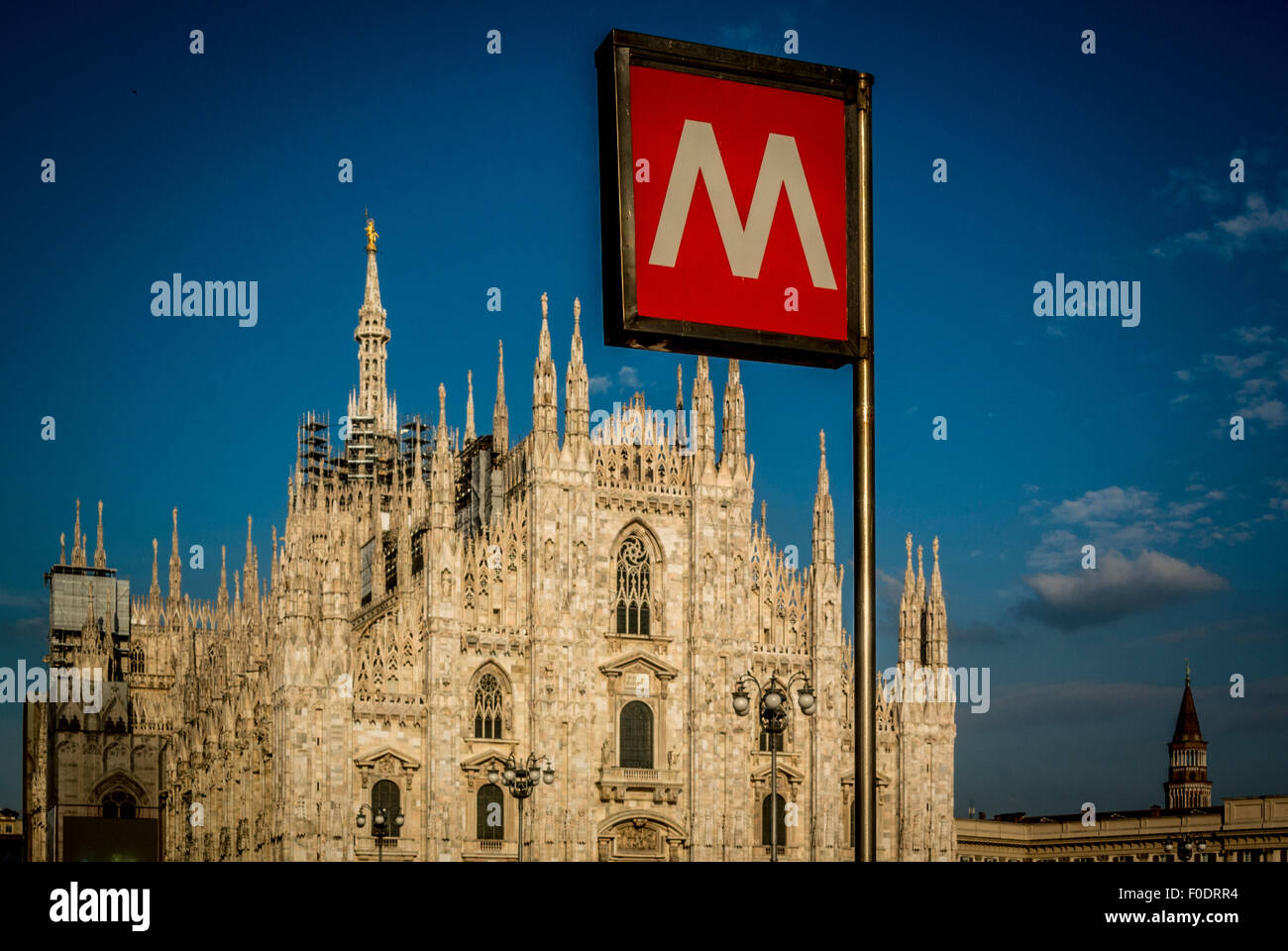 Metro milano hi-res stock photography and images - Alamy