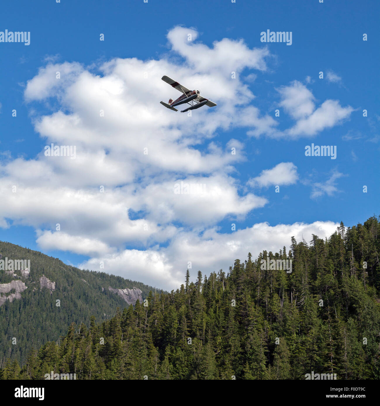 Alaska floatplane hi-res stock photography and images - Alamy