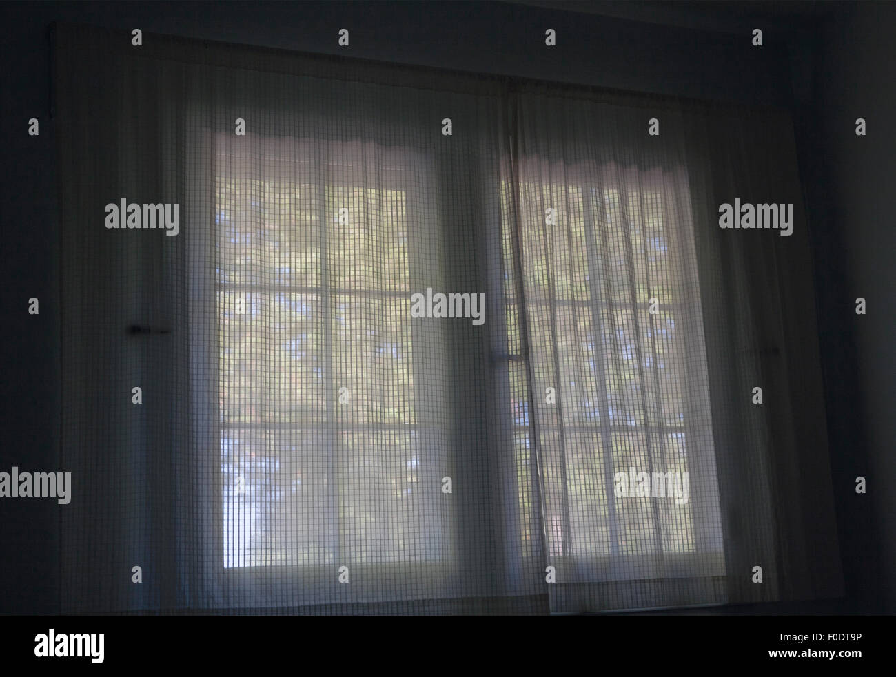 Dark windows hi-res stock photography and images - Alamy
