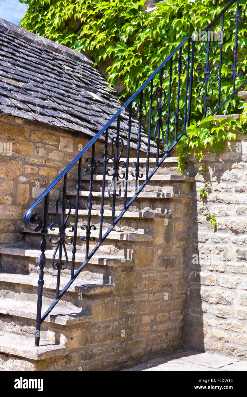 Old stone balustrade hi-res stock photography and images - Alamy