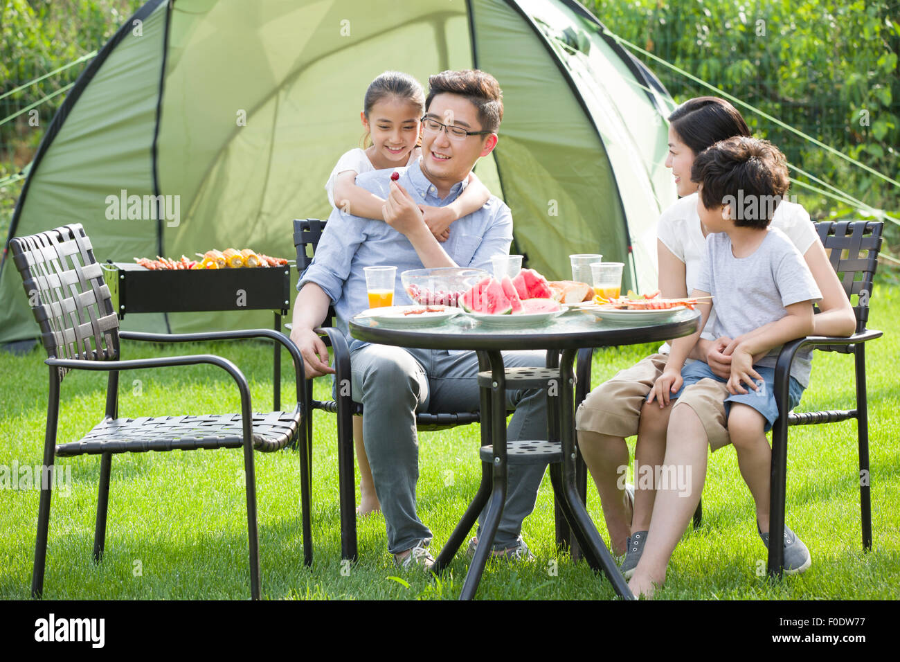 Indian family picnic table hi-res stock photography and images - Alamy
