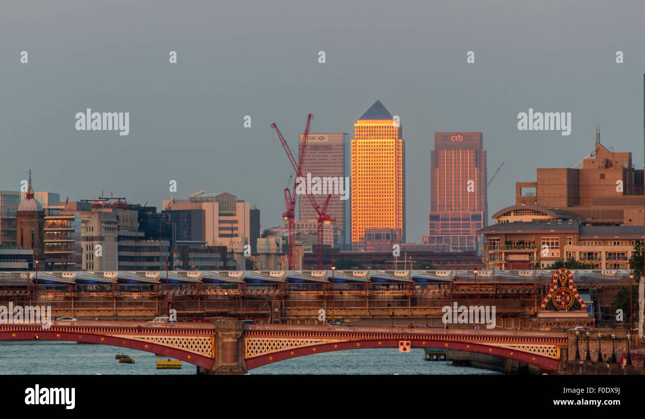 Waterloo bridge skyline london hi-res stock photography and images - Alamy