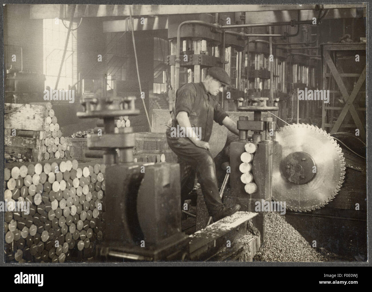 Artillery shell manufacturing hi-res stock photography and images - Alamy