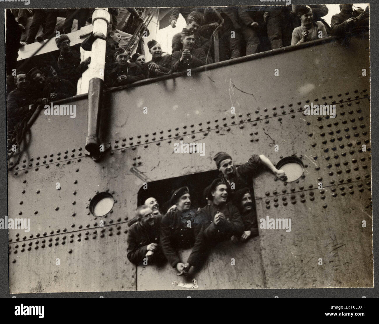 Troops aboard ship hi-res stock photography and images - Alamy