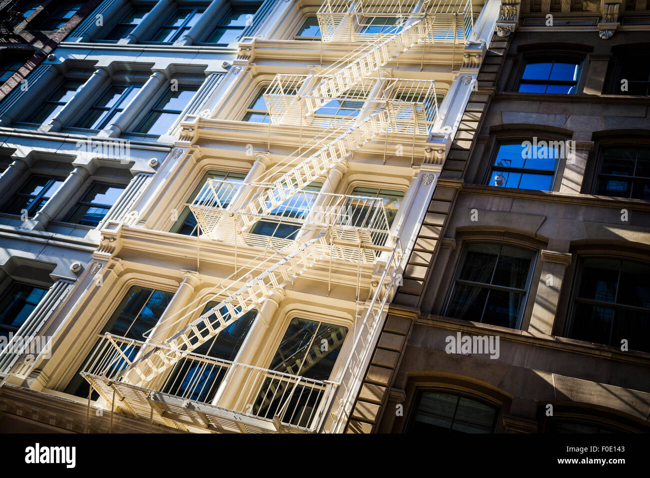 Classic new york building hi-res stock photography and images - Alamy