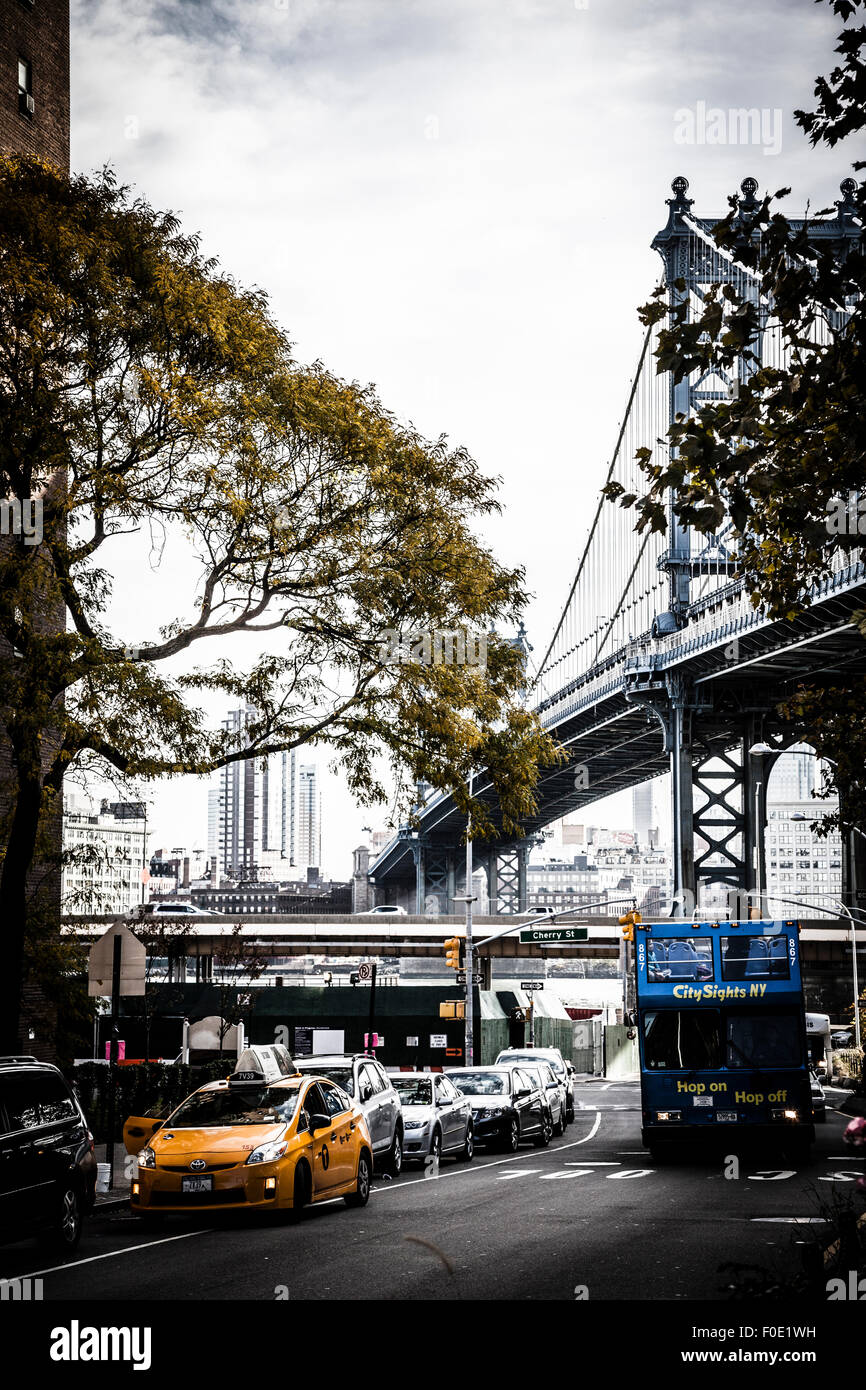 Street view of Manhattan Bridge Stock Photo - Alamy