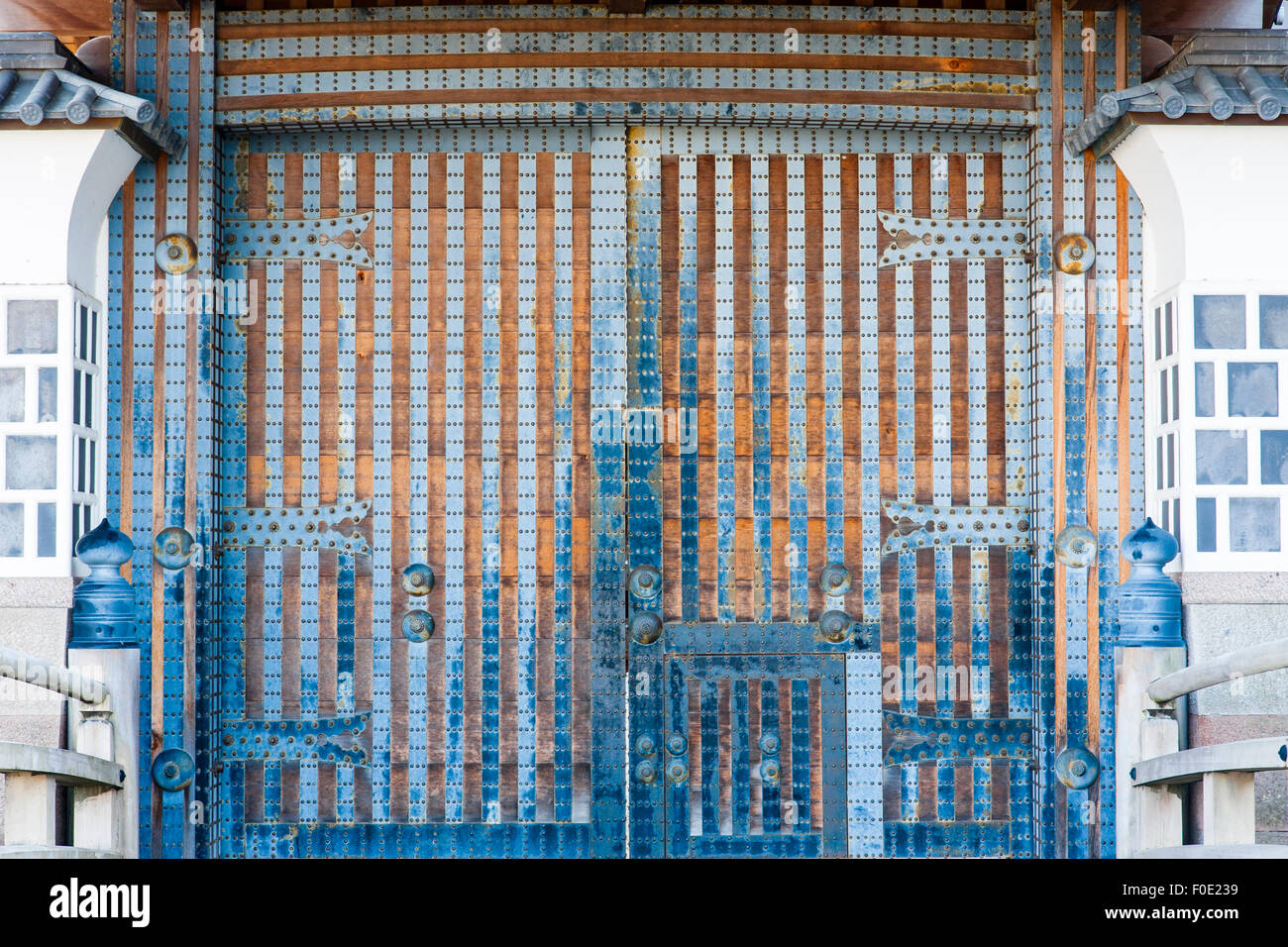 Japanese wooden doors hi-res stock photography and images - Alamy