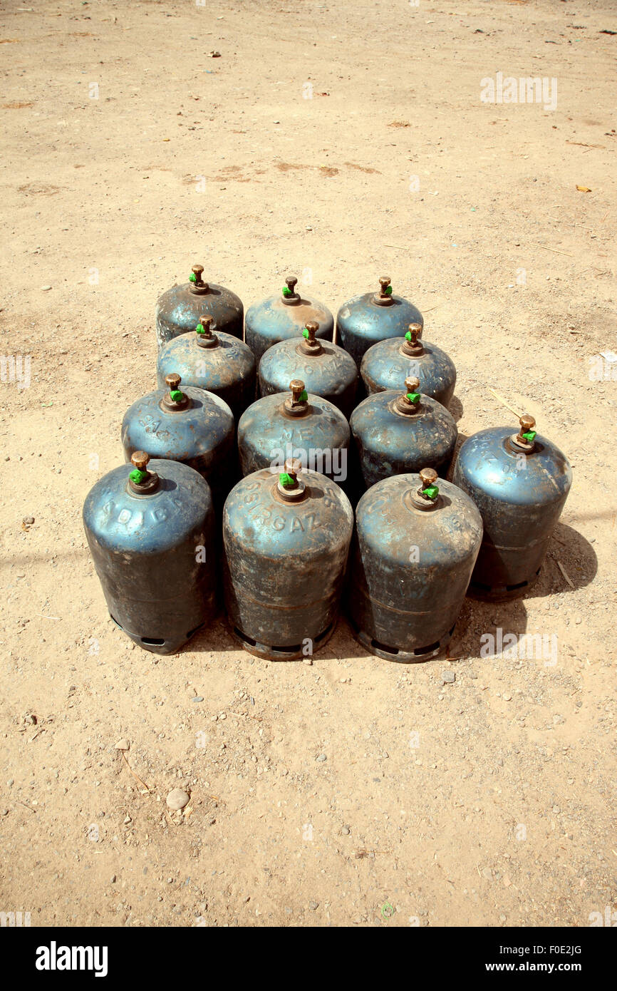 Hydrogen fuel storage tanks hi-res stock photography and images - Alamy