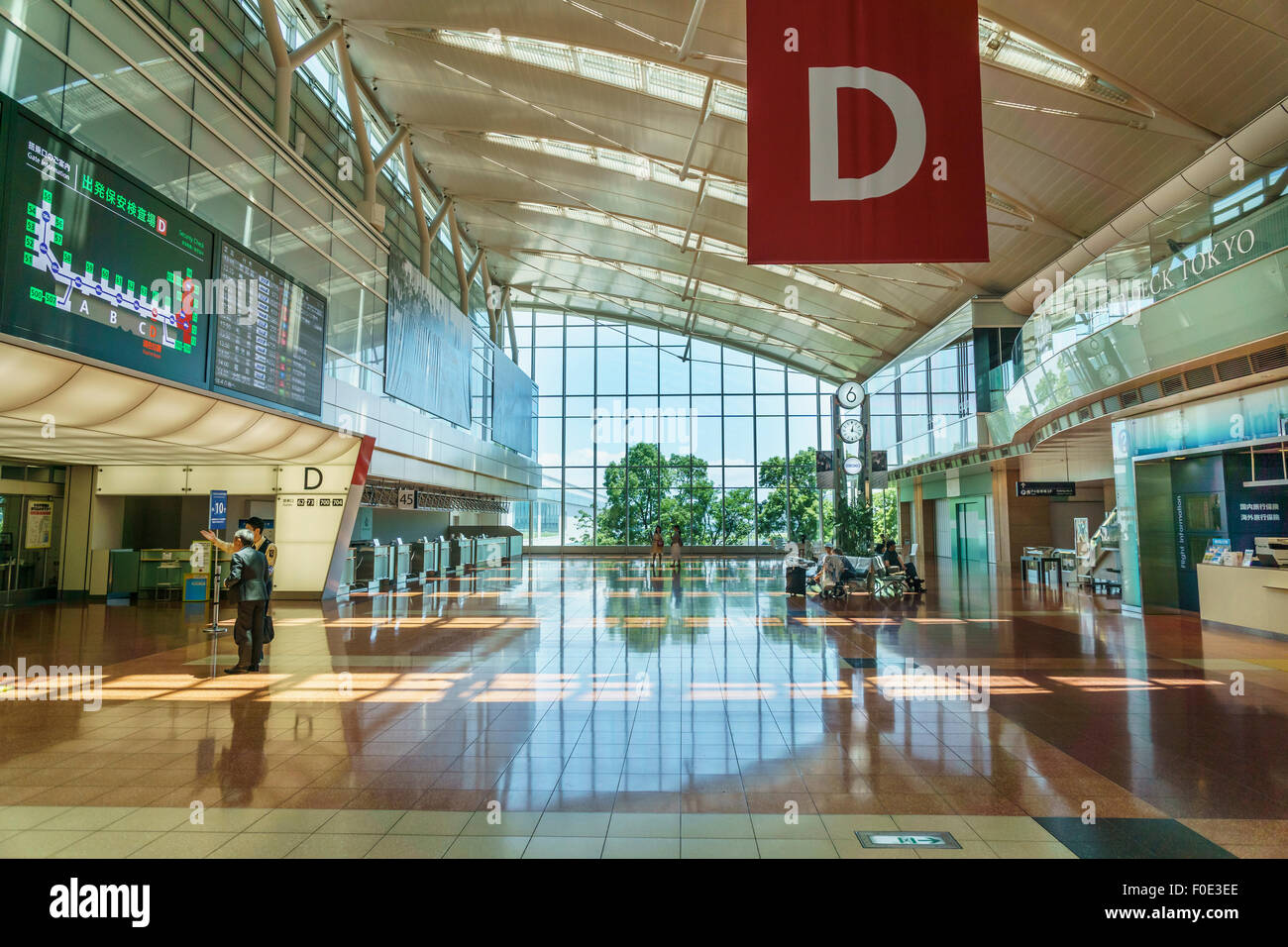 Haneda airport terminal 2 hi-res stock photography and images - Alamy