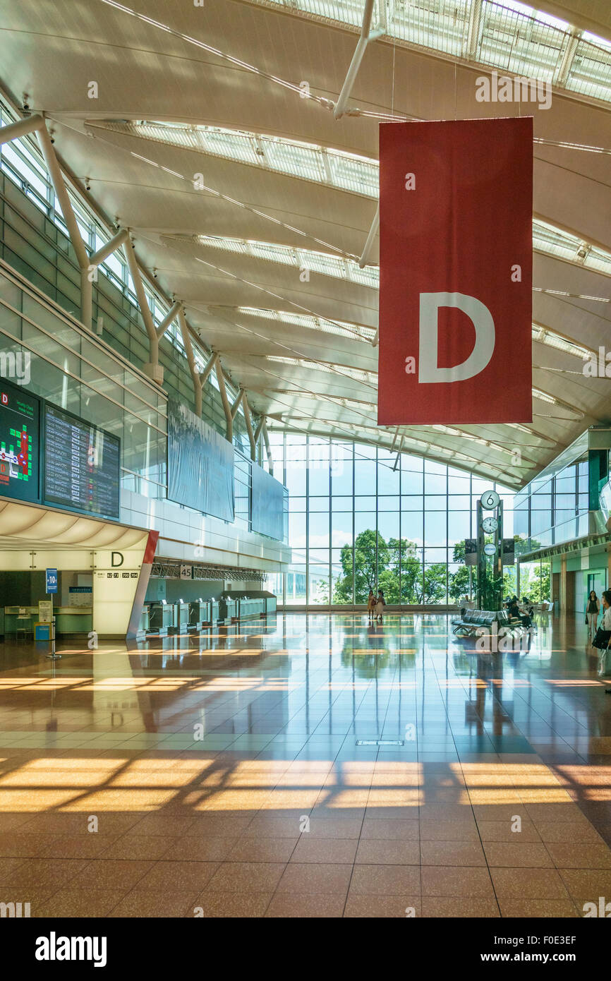 Haneda airport terminal 2 hi-res stock photography and images - Alamy