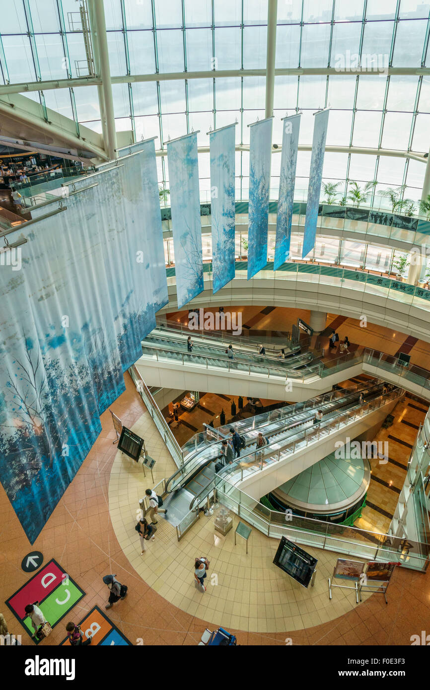 Haneda airport terminal 2 hi-res stock photography and images - Alamy