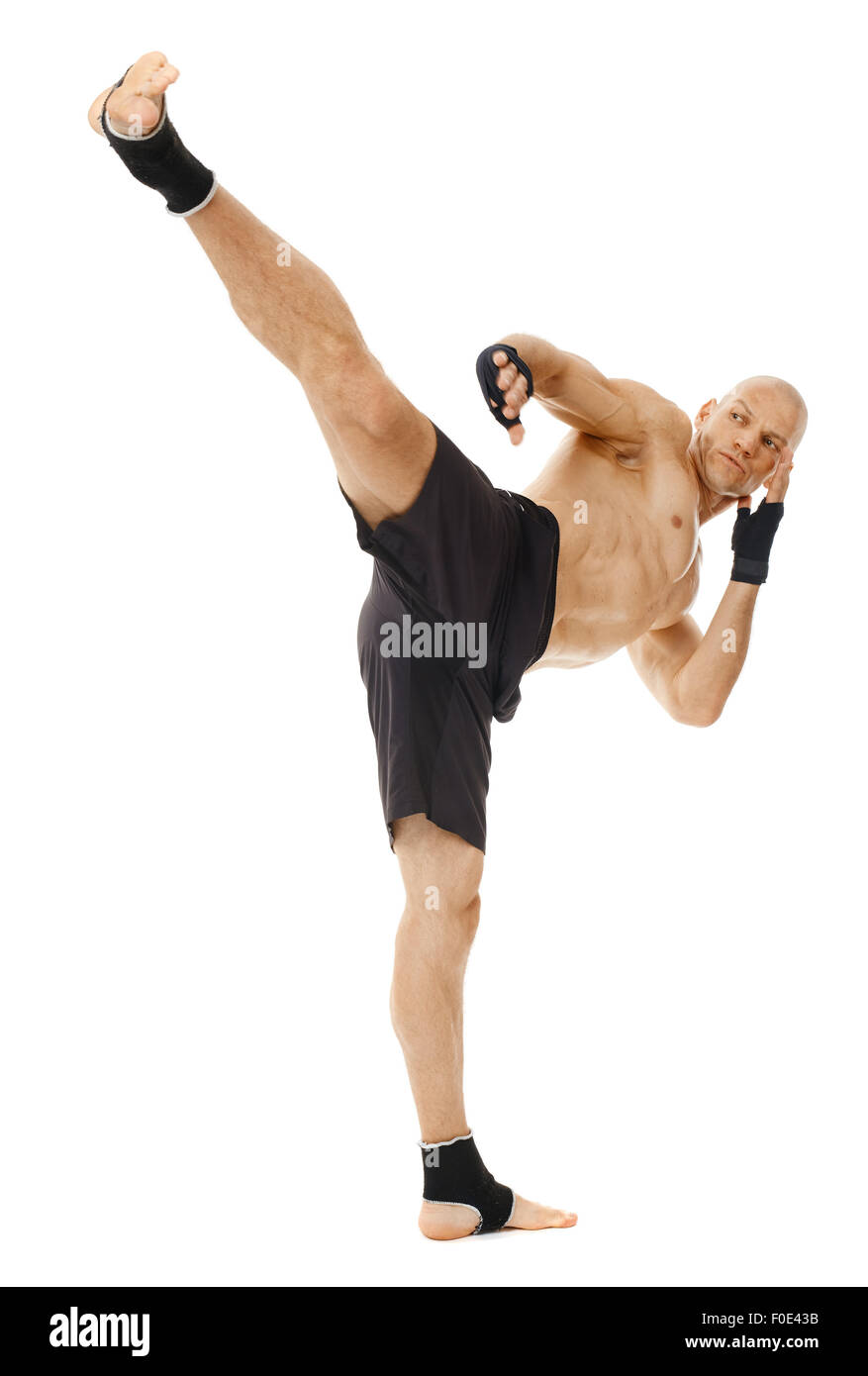 Muscular kickbox muay thai fighter hi-res stock photography and images ...