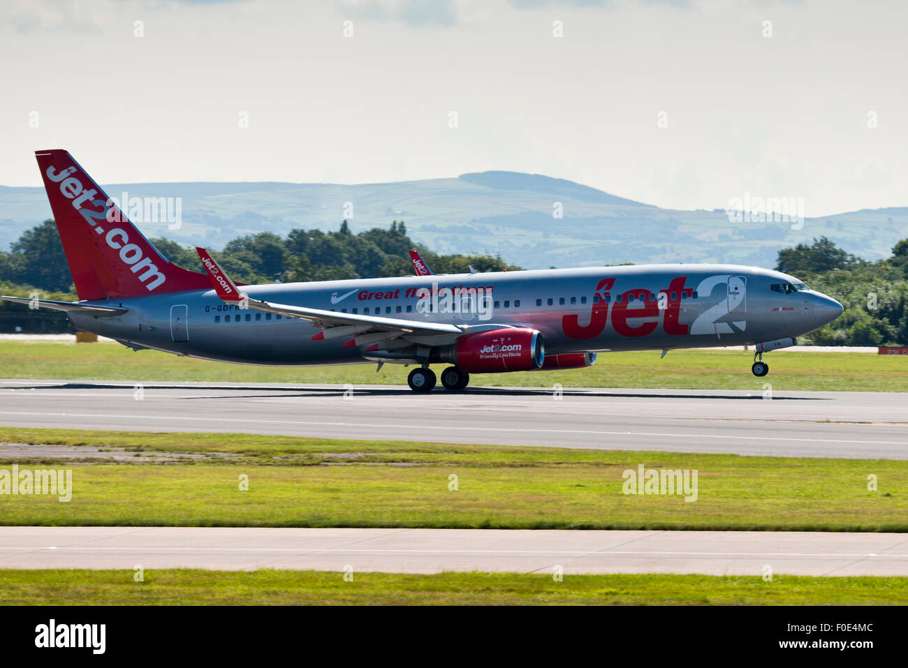 Jet2 manchester airport hi-res stock photography and images - Alamy