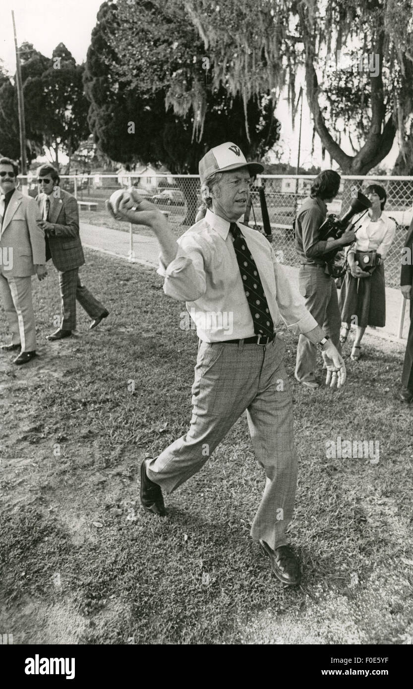 On a southern campaign swing, Carter stops at a coastal North Carolina ...