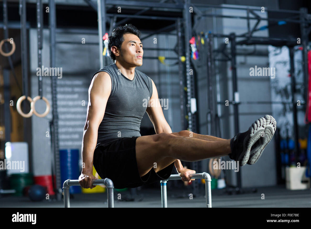 Young man practicing crossfit Stock Photo - Alamy