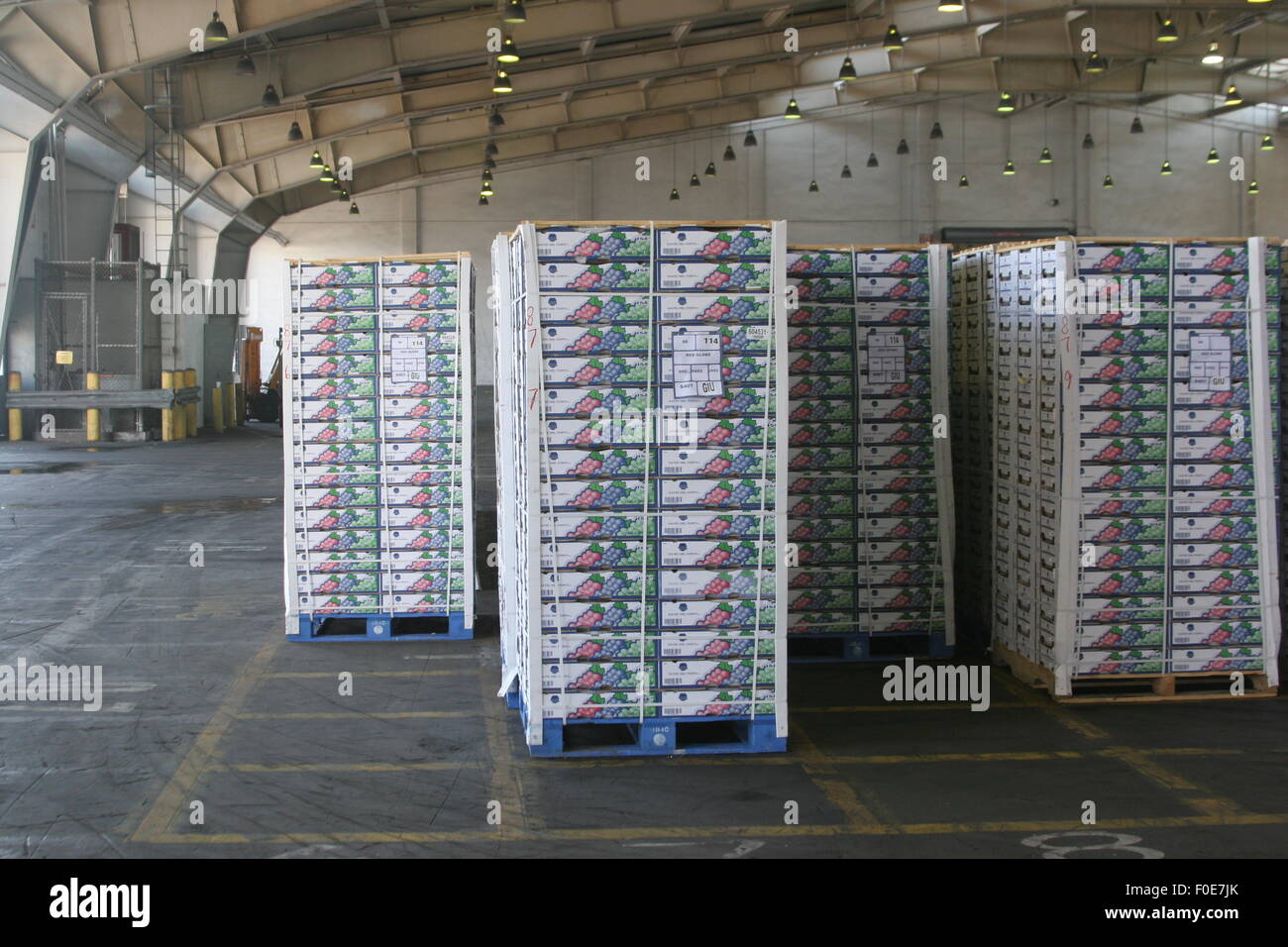 fruit in warehouse Stock Photo - Alamy