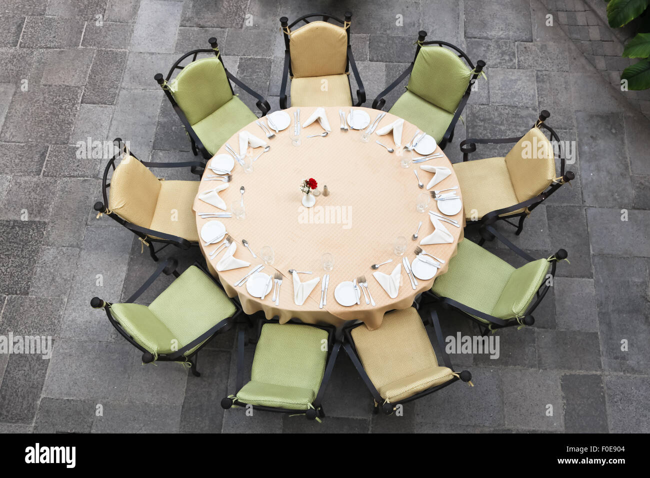 Nine plates hi-res stock photography and images - Alamy