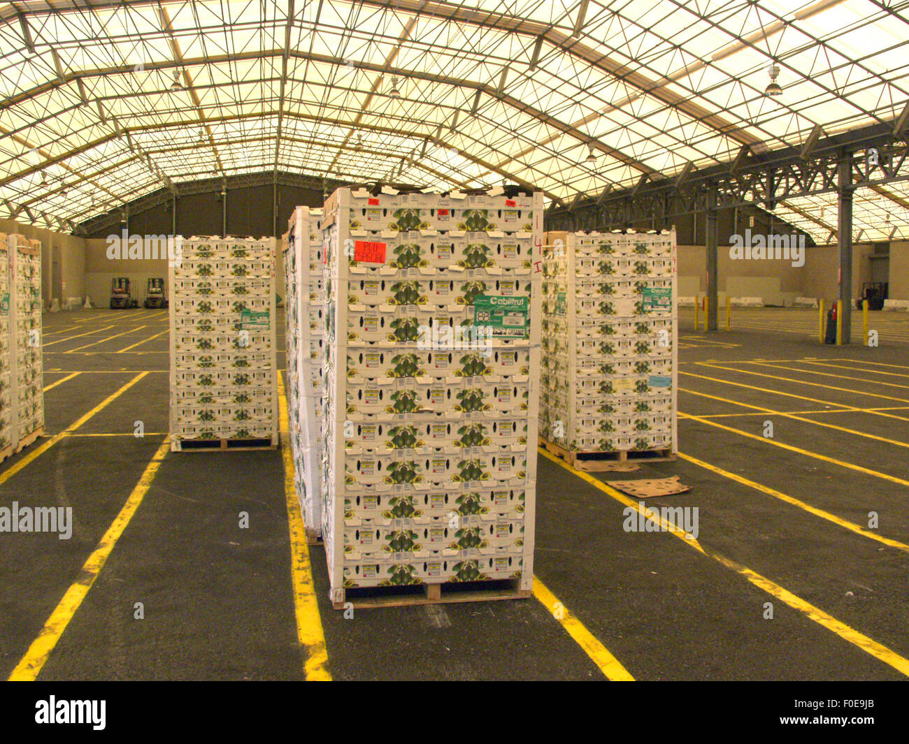 fruit in warehouse Stock Photo - Alamy
