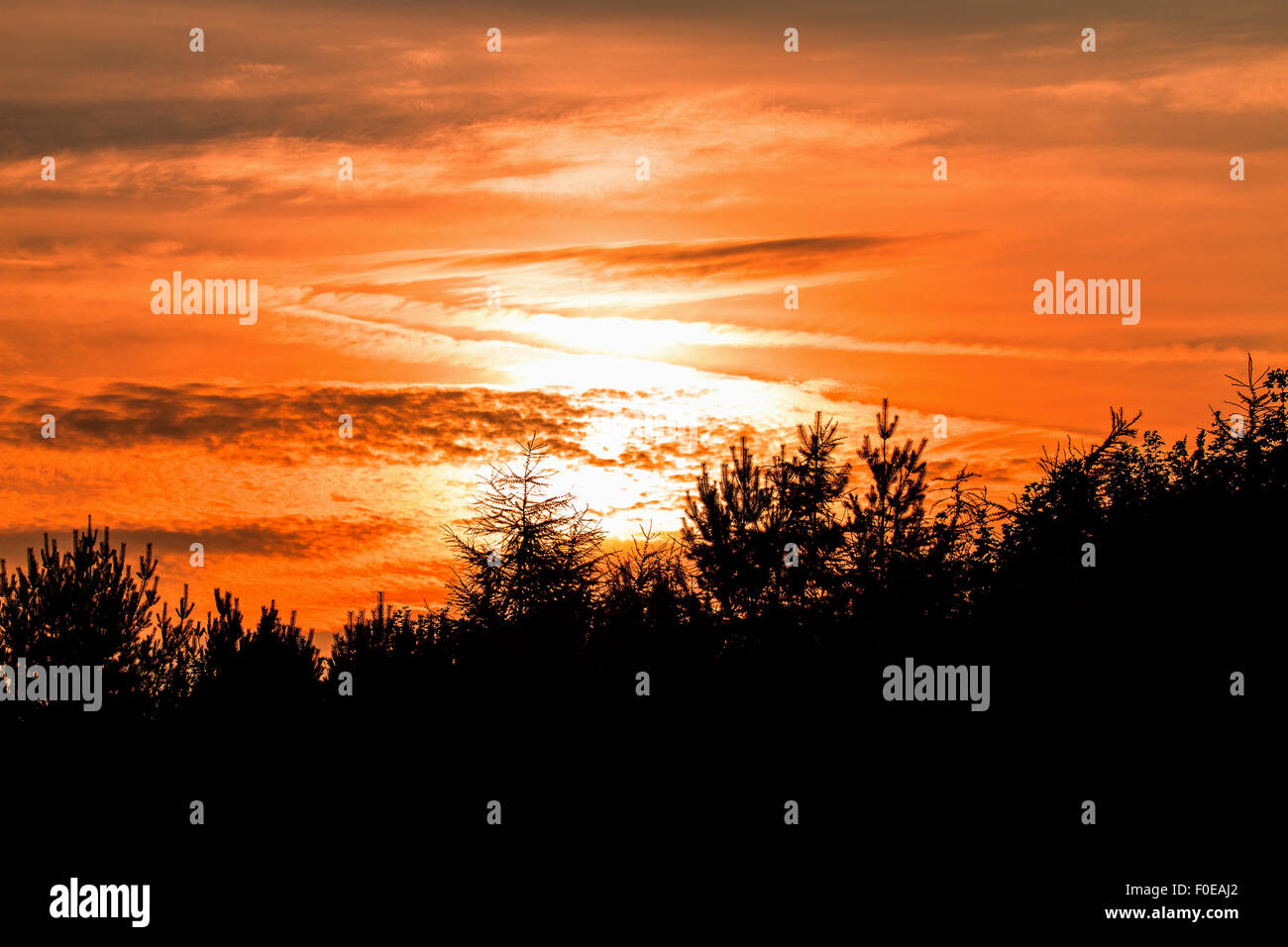 Dundee, Scotland, UK. 13th August, 2015. UK weather. Summer Sunset ...