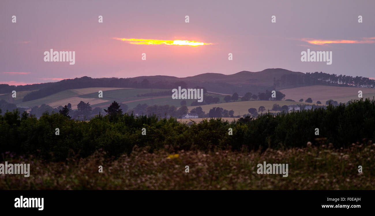 Dundee, scotland summer skyline hi-res stock photography and images - Alamy