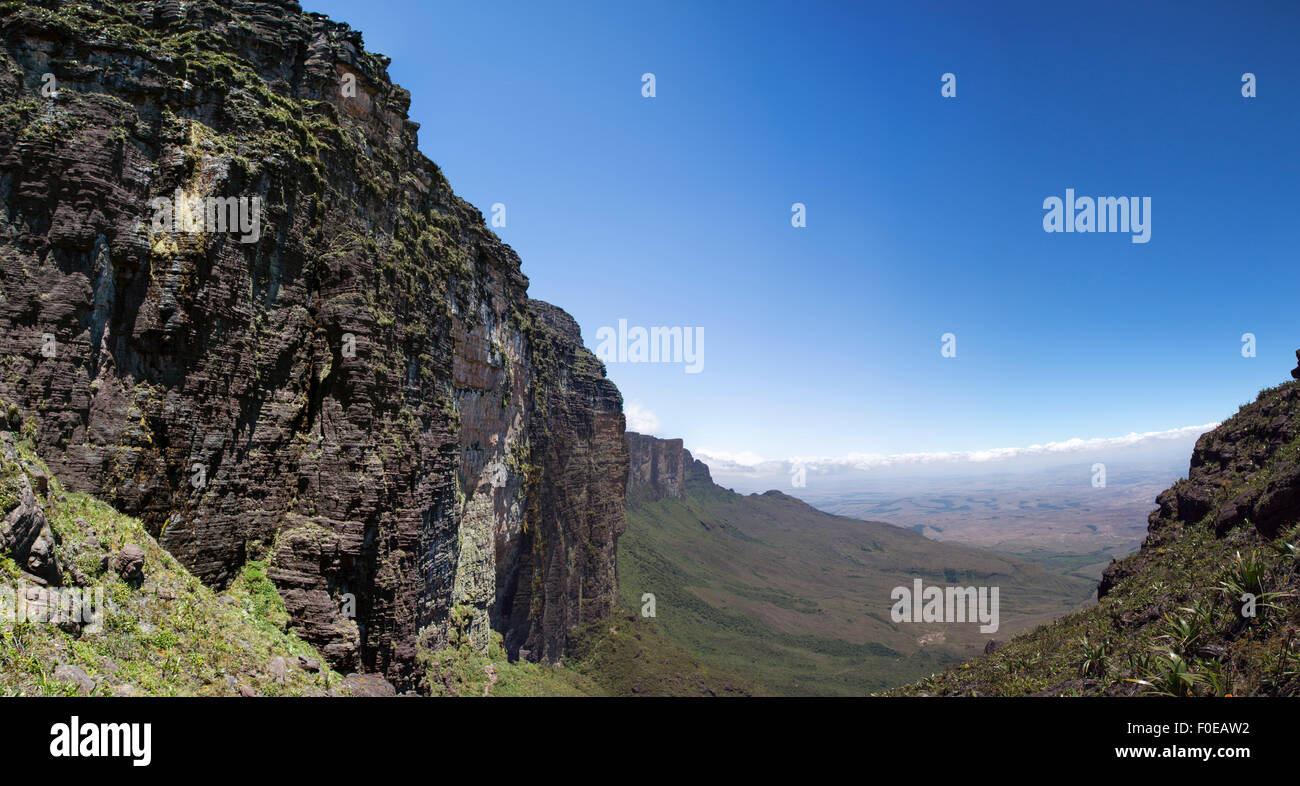 Beautiful mountain cliffs roraima venezuela hi-res stock photography ...