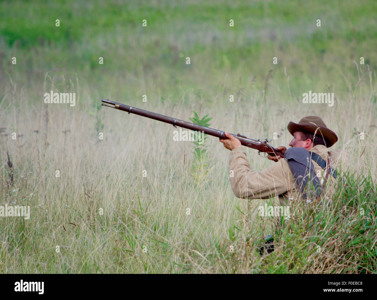 Firing musket hi-res stock photography and images - Alamy