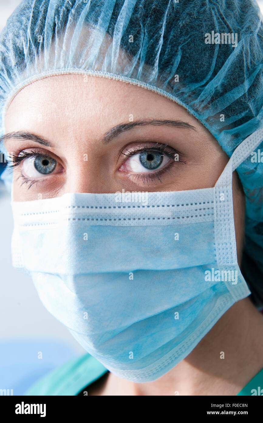 Serious female doctor in surgical hi-res stock photography and images ...