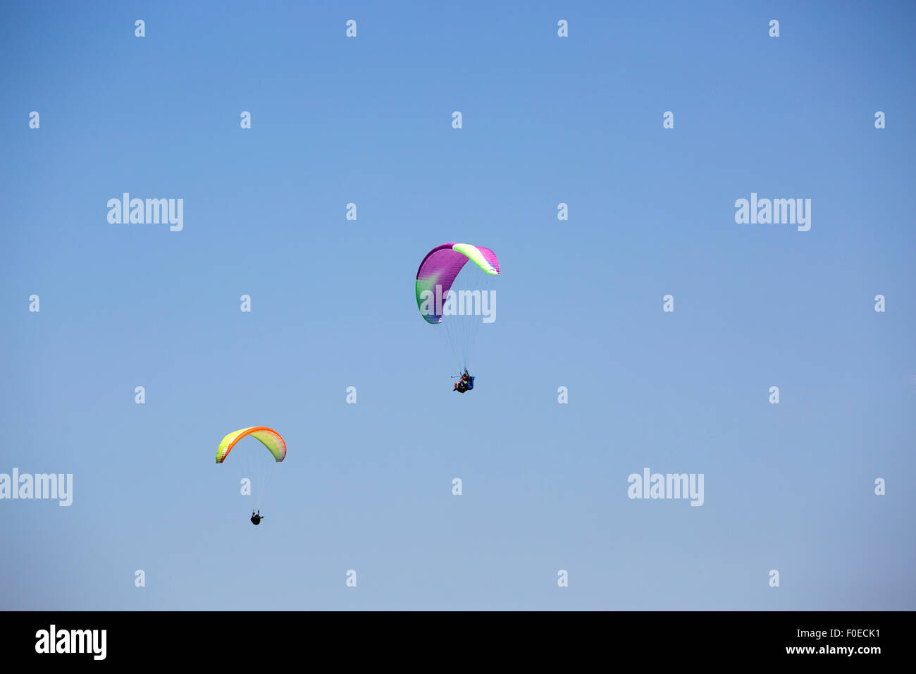Colorful paragliders hi-res stock photography and images - Alamy