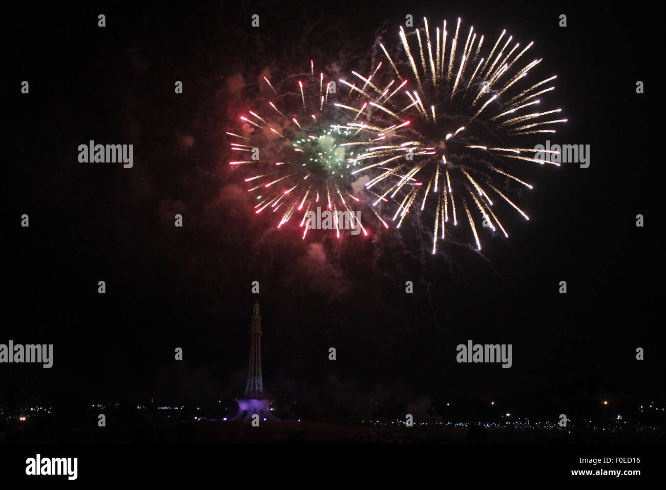 Lahore. 14th Aug, 2015. Photo taken on Aug. 14, 2015 shows fireworks at ...