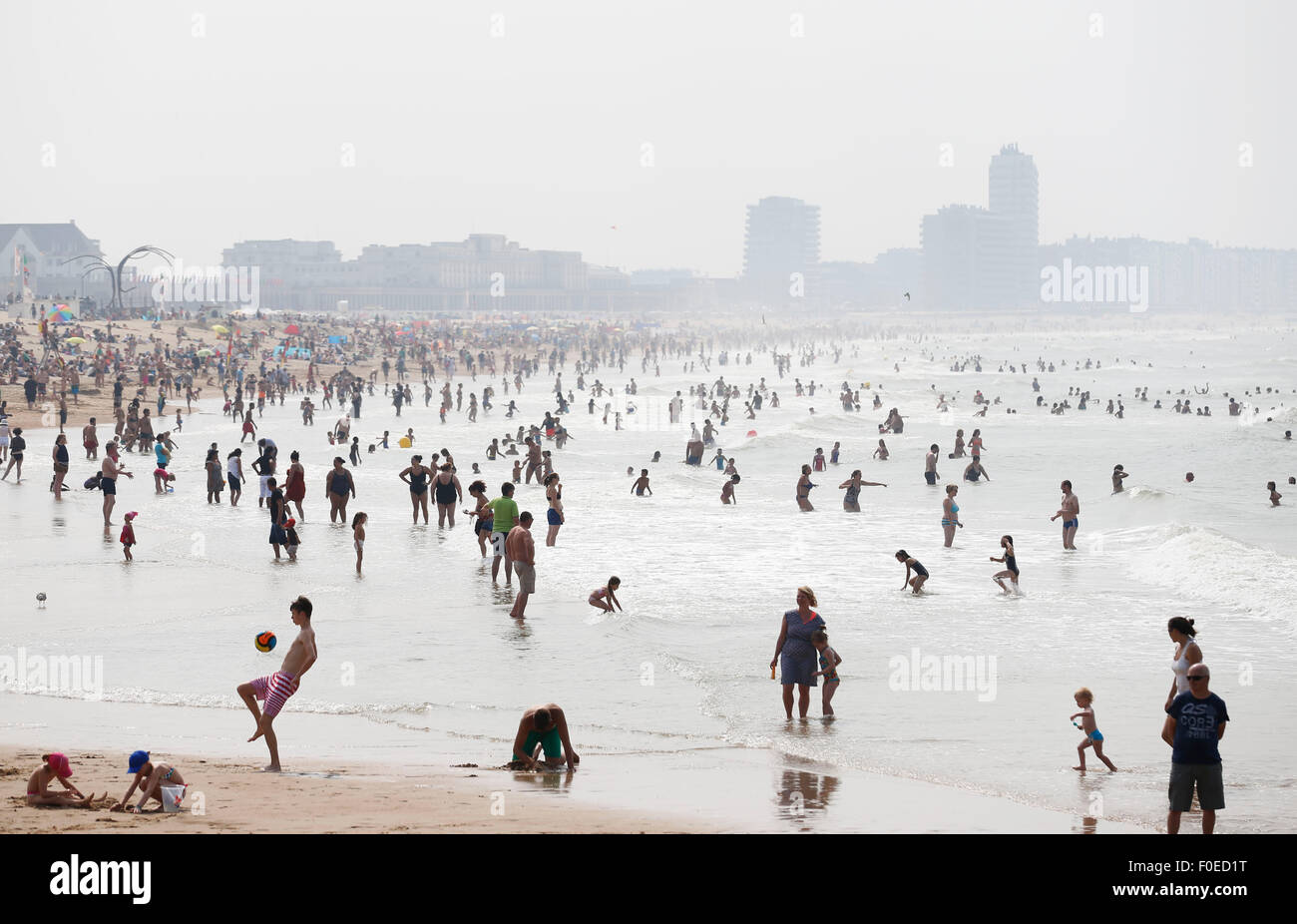 Ostend beach hot hi-res stock photography and images - Alamy
