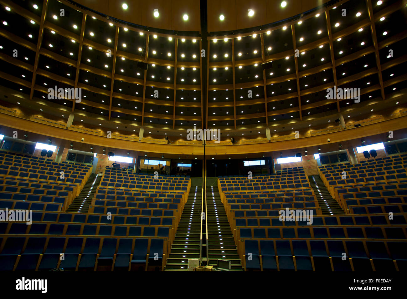 Press conference room empty seats hi-res stock photography and images ...