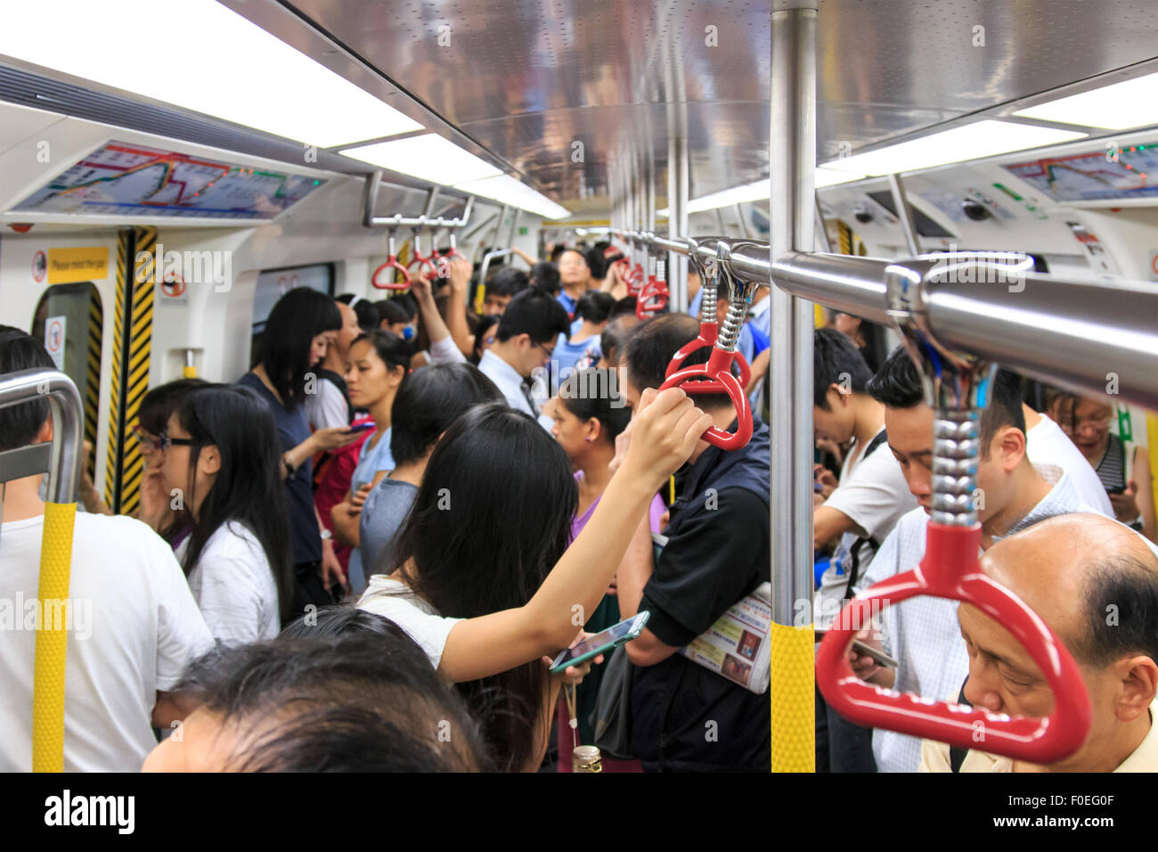 Commuters mrt hi-res stock photography and images - Alamy