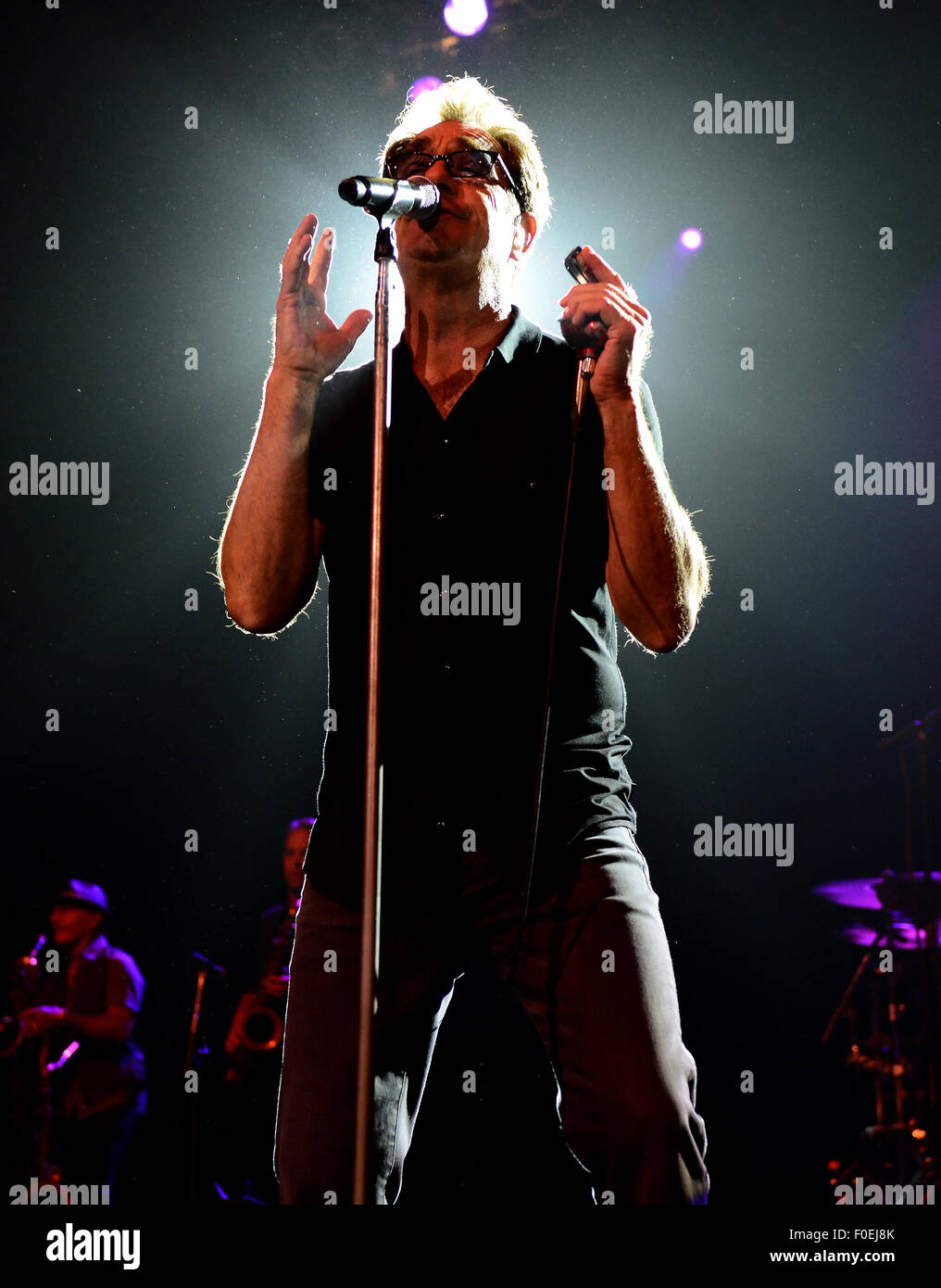 Huey lewis and the news hi-res stock photography and images - Alamy