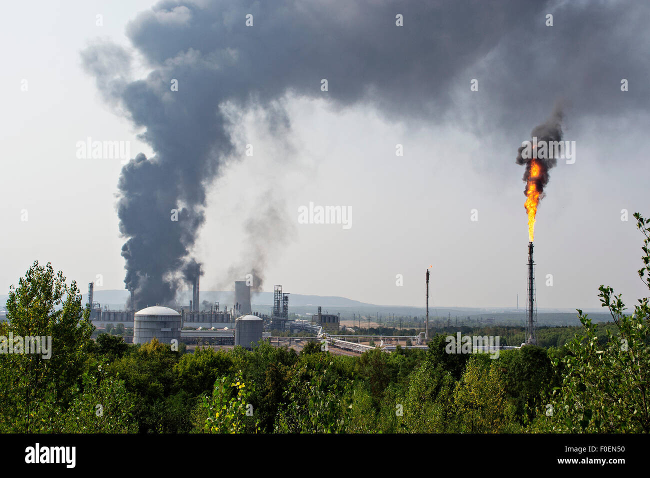 Smoke rise from Unipetrol petrochemical plant after an explosion of ...