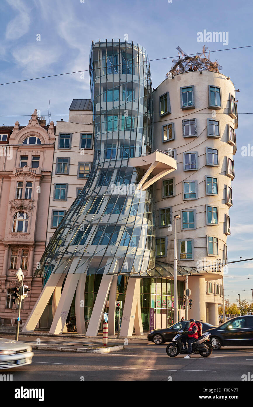 Dancing house prague hi-res stock photography and images - Alamy