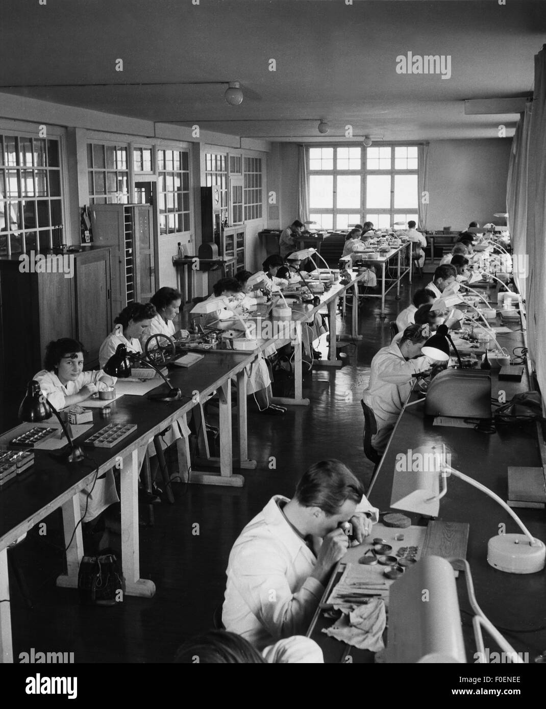 Historical 1950s female factory workers hi-res stock photography and ...