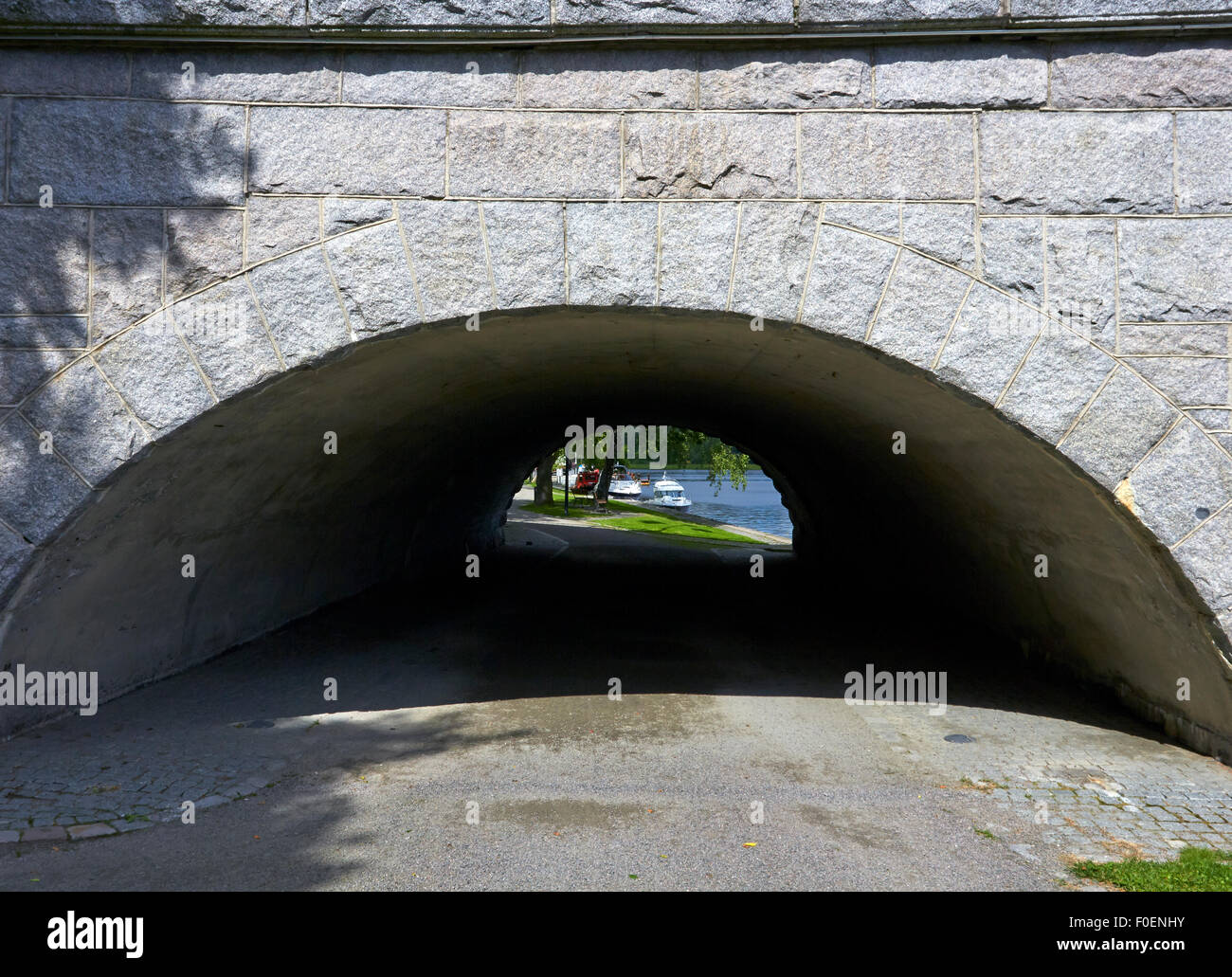 Stone arch pathway hi-res stock photography and images - Alamy