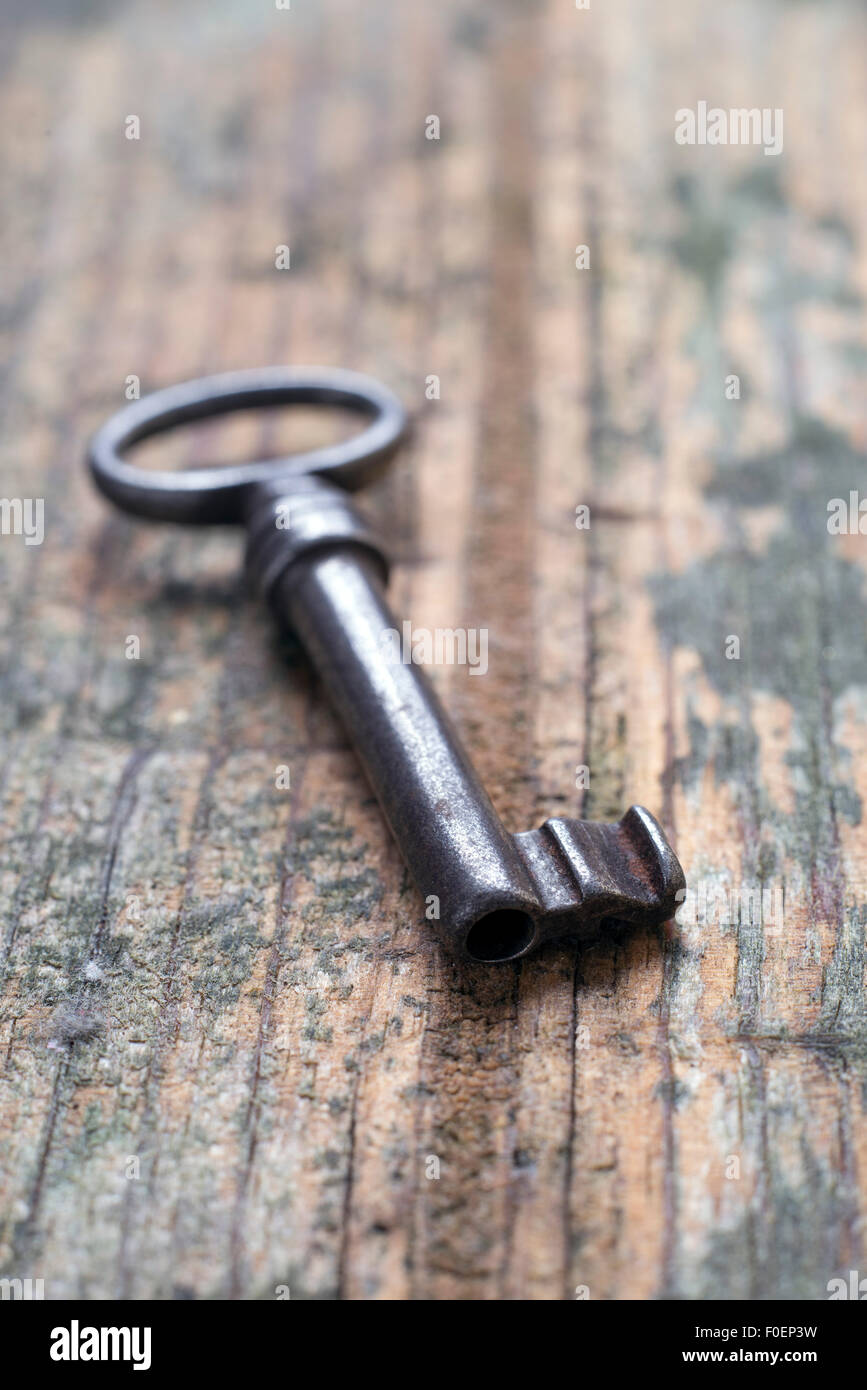 Old fashioned key hi-res stock photography and images - Alamy